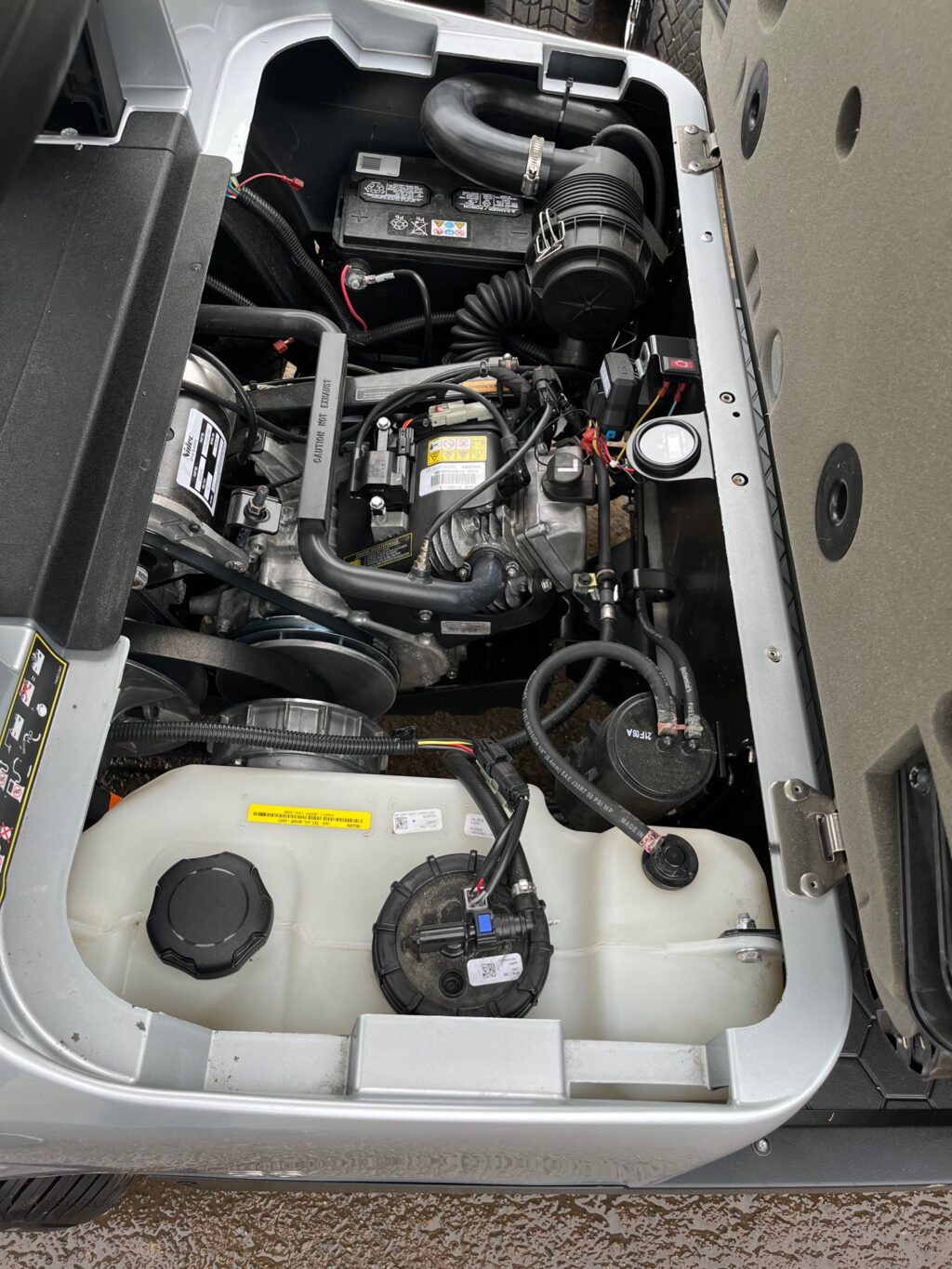 Cushman EXPRESS S6 - PETROL 13.5 HP - to Order - All Coast Golf Cars